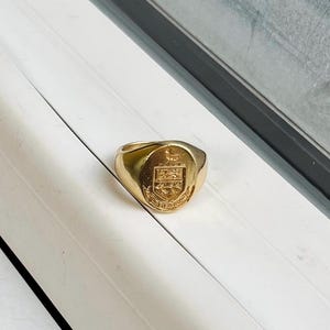 Vintage 14k Yellow Gold Signet Crest Ring - Etsy