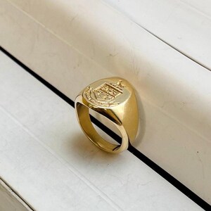 Vintage 14k Yellow Gold Signet Crest Ring - Etsy