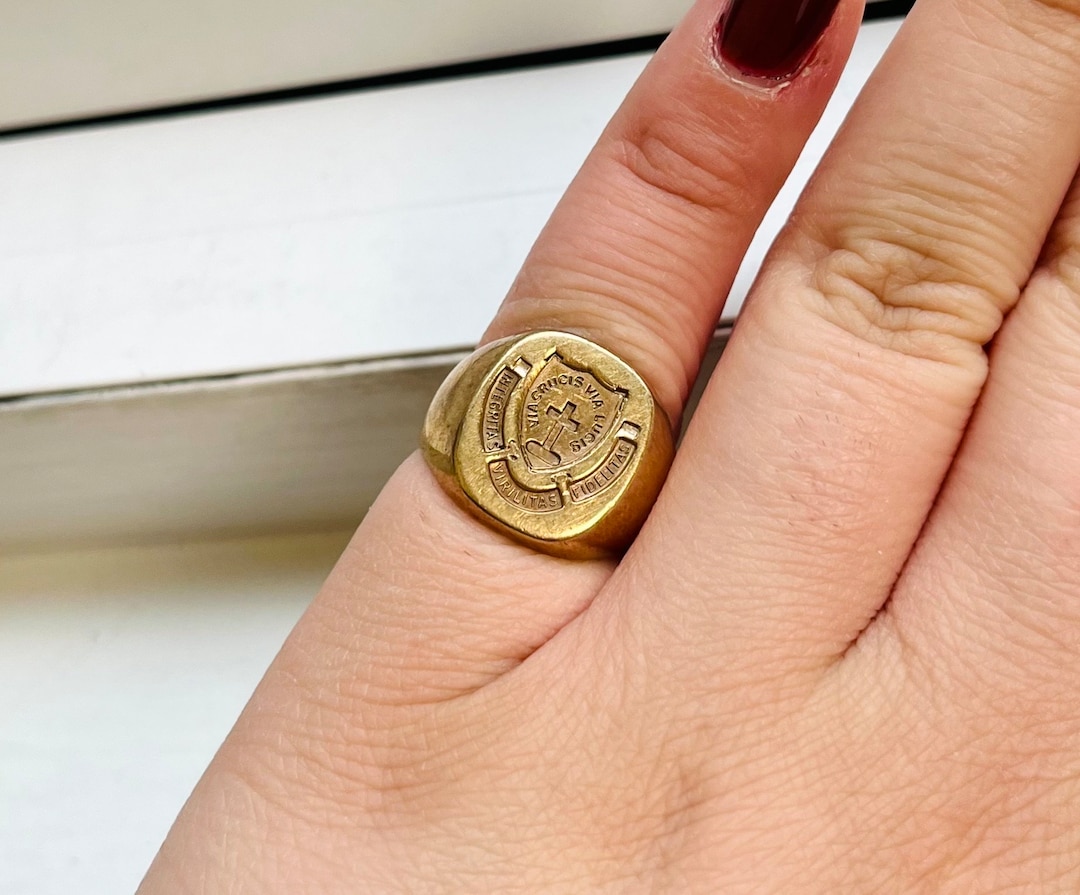 Vintage 10k Gold Engraved Signet Ring - Etsy