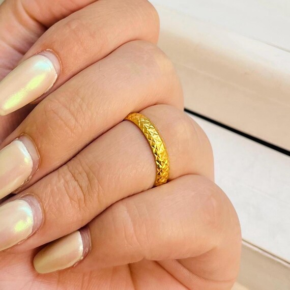 Vintage 22k Gold Unique Textured Style Hallmarked Band - Gem