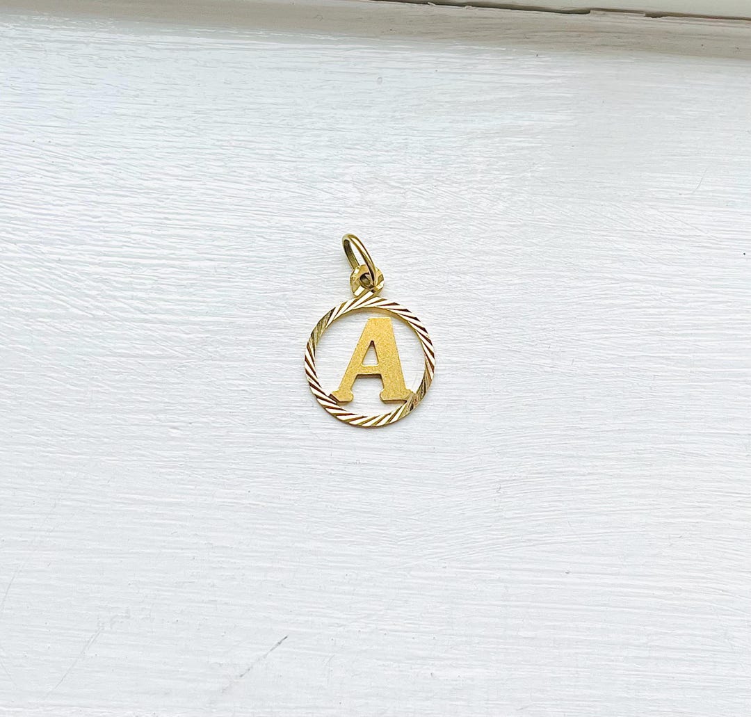 Vintage 18k Yellow Gold Engine Turned Letter “A” Initial Round Pendant ...