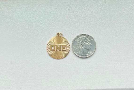 Vintage 14k Gold Engine Turned “One” Round Pendant - Gem