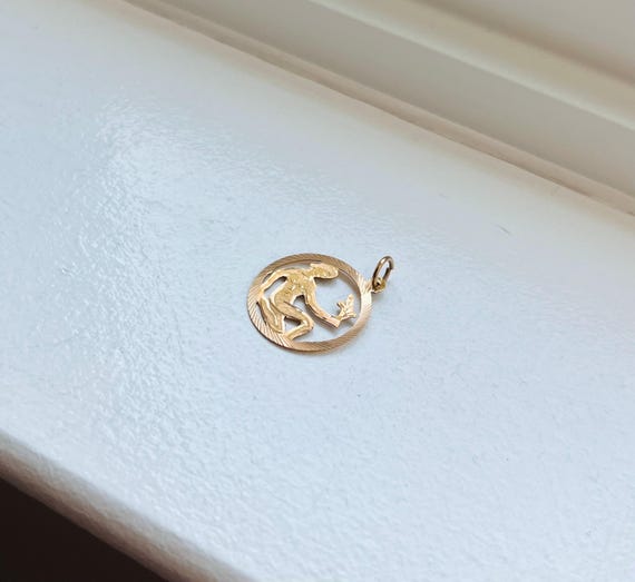 Vintage 14k Yellow Gold Engine Turned Virgo Zodiac Ro… - Gem