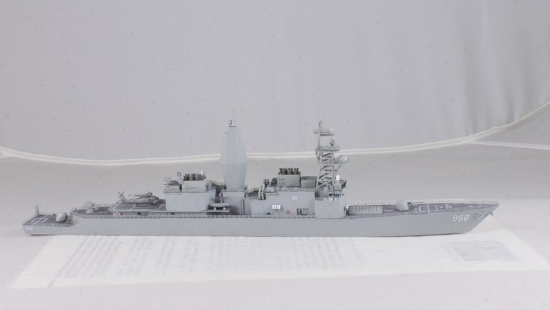 Built Ship Model 1/700 USS Arthur W Radford Spruance Class Destroyer DD ...