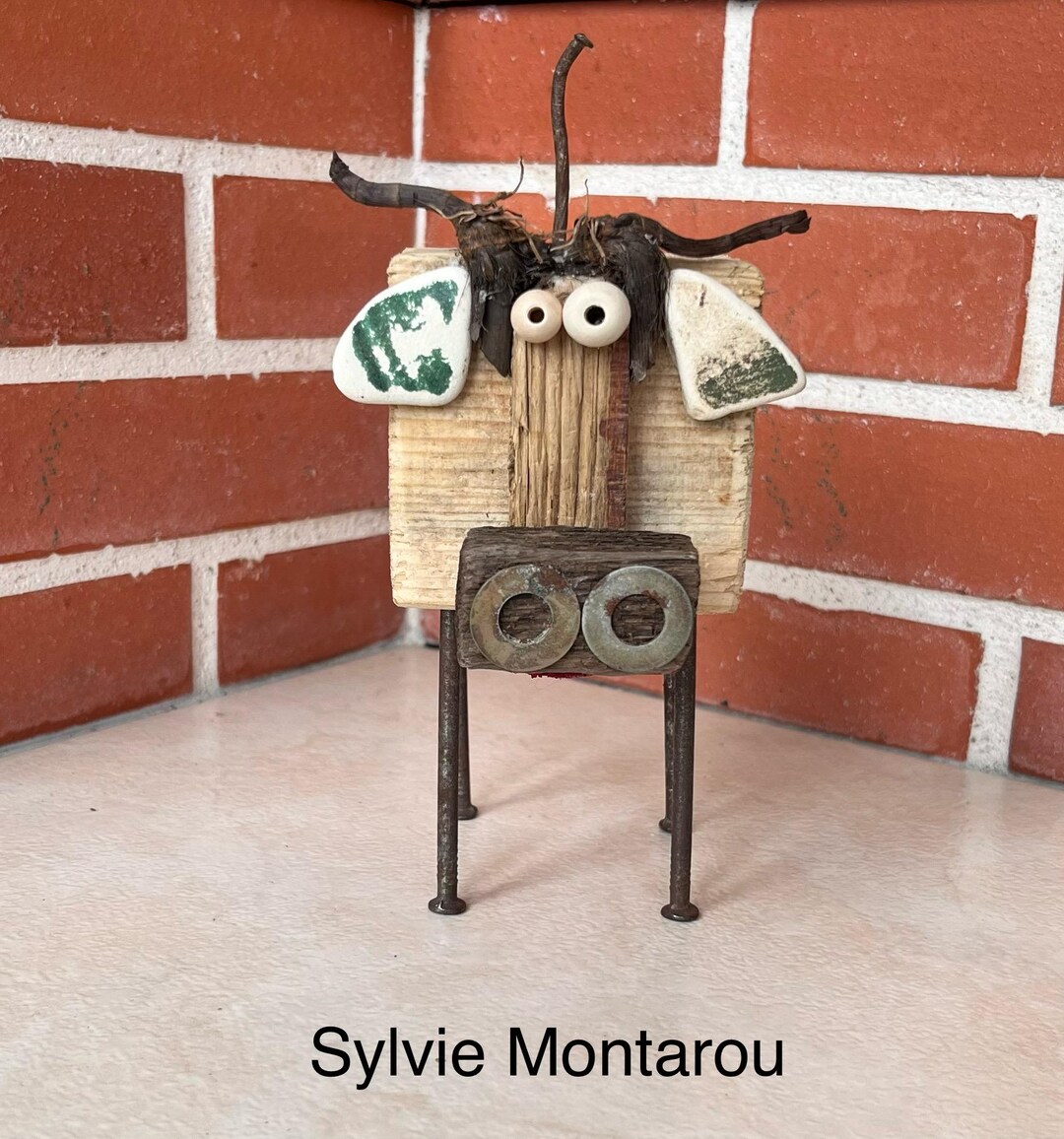 The Funny Cow Made of Wood and Recycled Materials, a Unique Creation ...