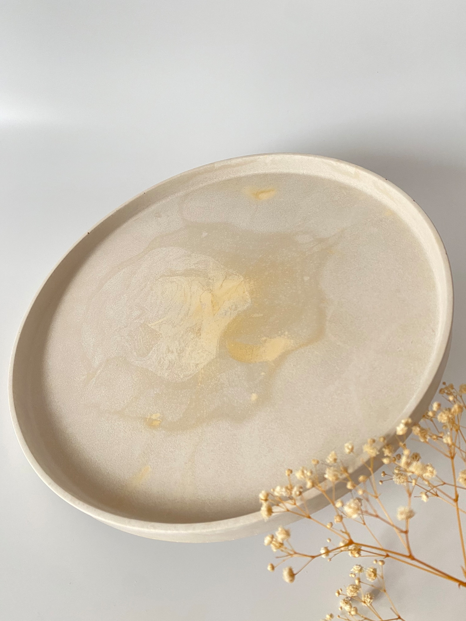 Large 30 Cm Round Antique Beige With Gold Concrete Tray, Catch All Tray ...