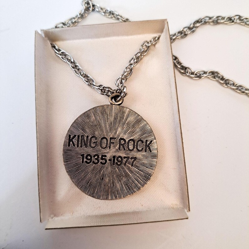 Elvis Presley King of Rock 1935-1977 Tribute Pewter Medallion 18 Chain ...
