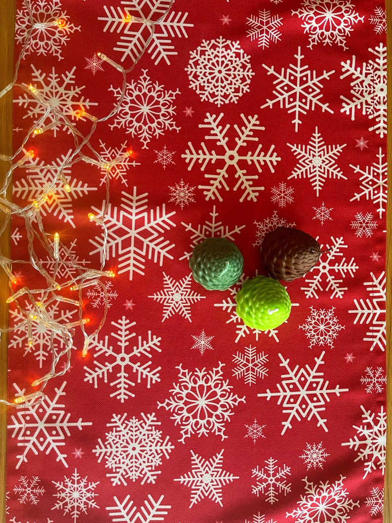Red and White Christmas Table Runner Snowflake Pattern Holiday ...