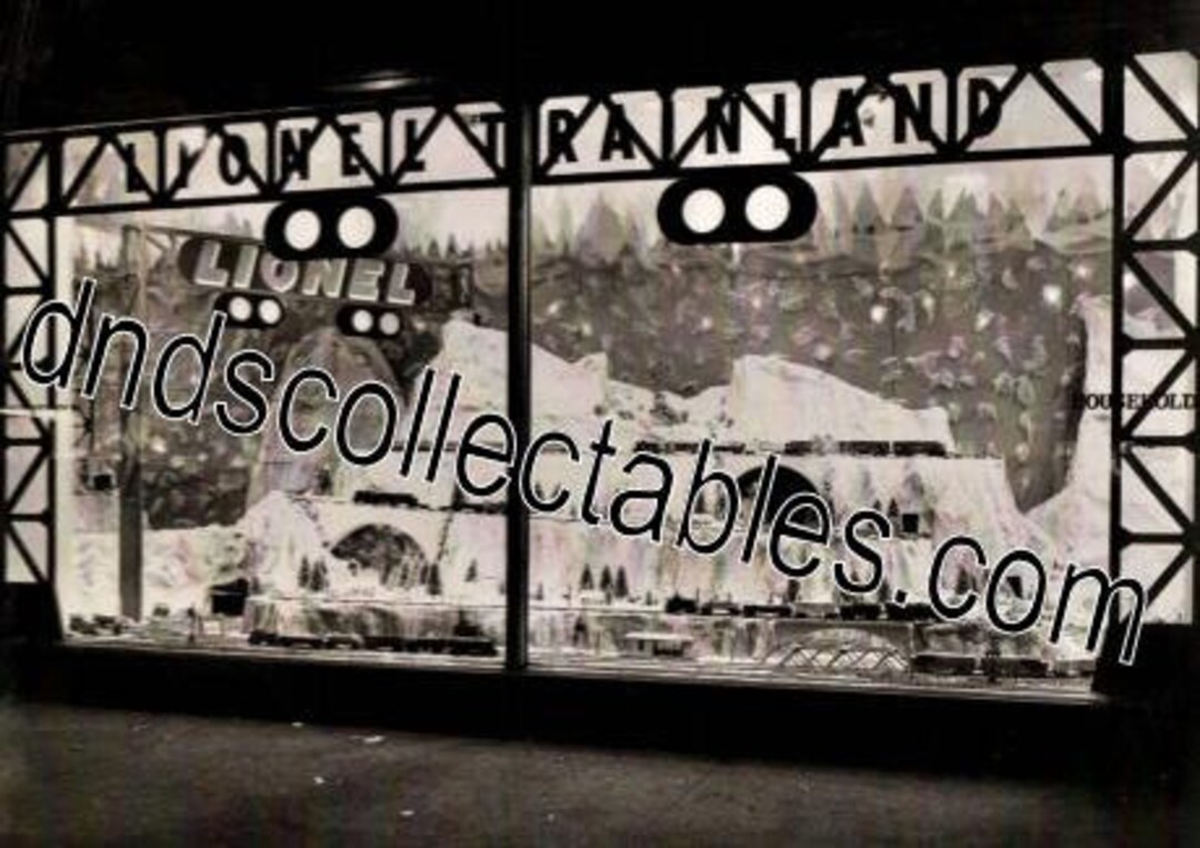 LIONEL Train Land Christmas Window Display Photograph, Scranton PA 8x10 ...
