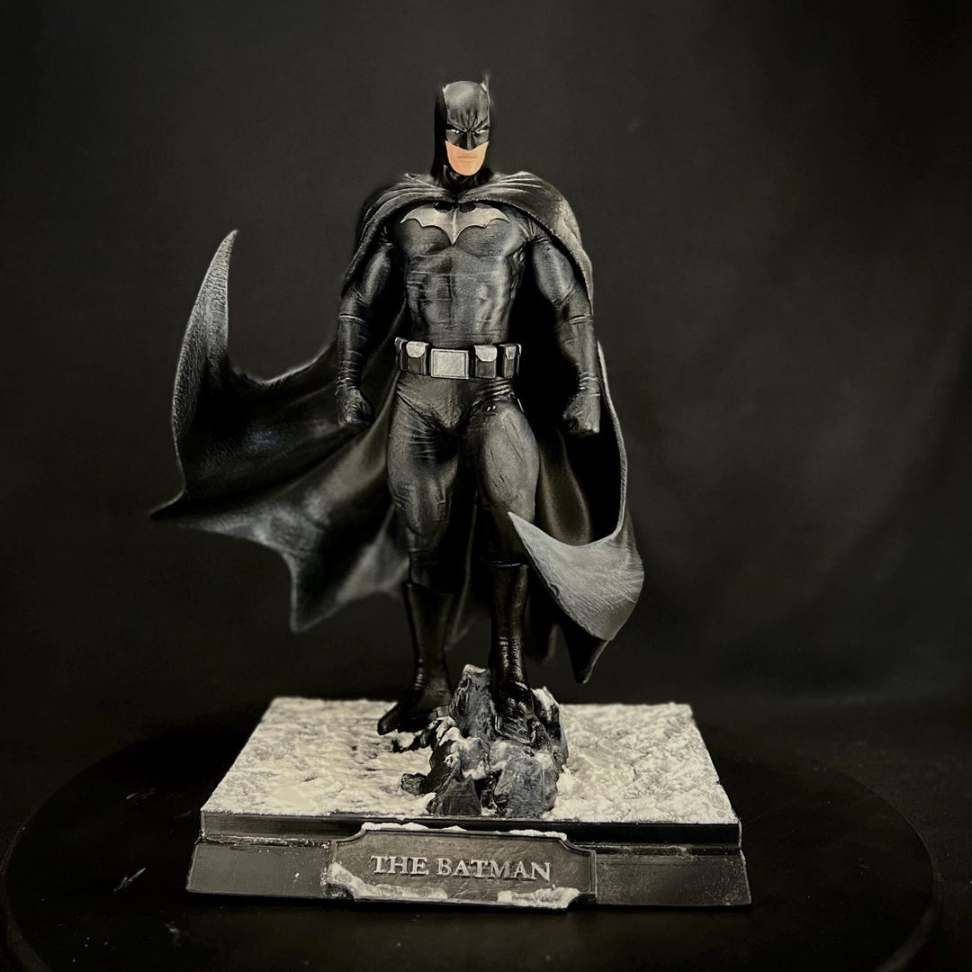 Batman 30 Cm Collector Figure – Hand-painted Dark Knight Statue, DC ...