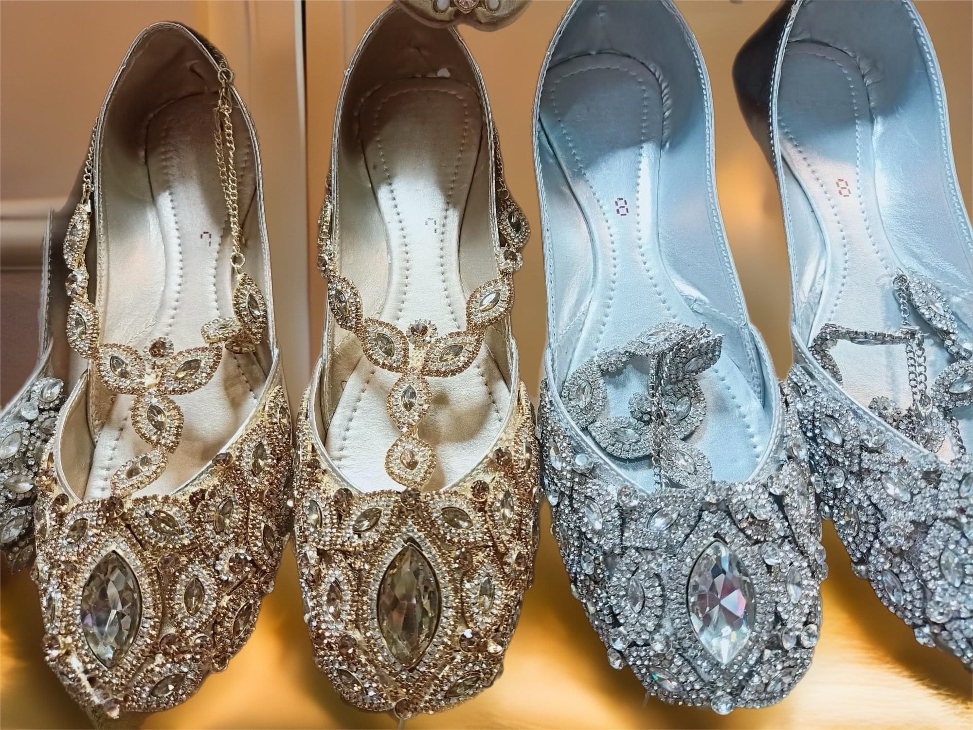 Khussa, Gold and Silver Punjabi Jutti, Kundan, Rhinestone Anklet ...