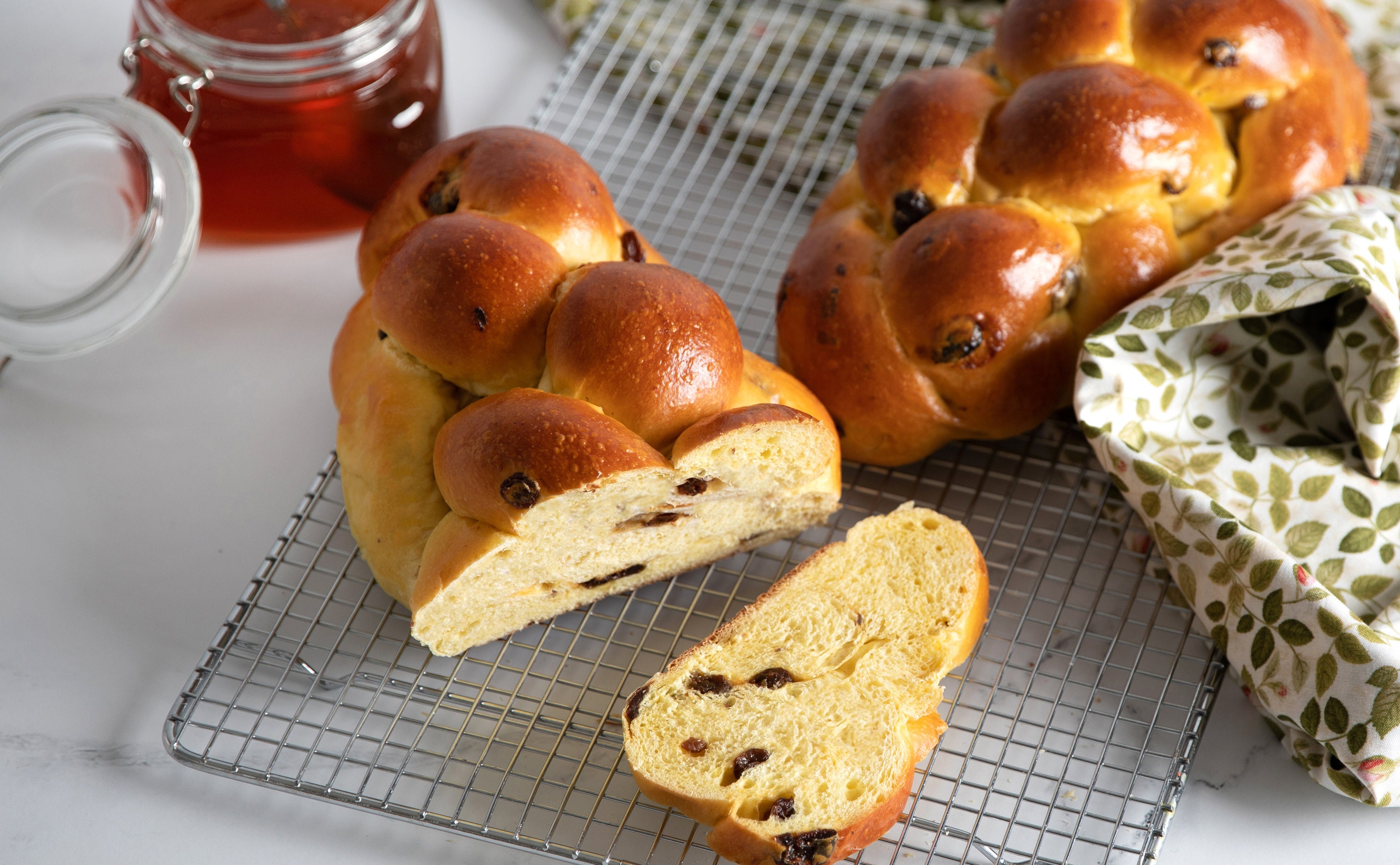 Stern's Bakery Kosher Fresh Traditional Raisin Challah Bread 16 Ounce ...