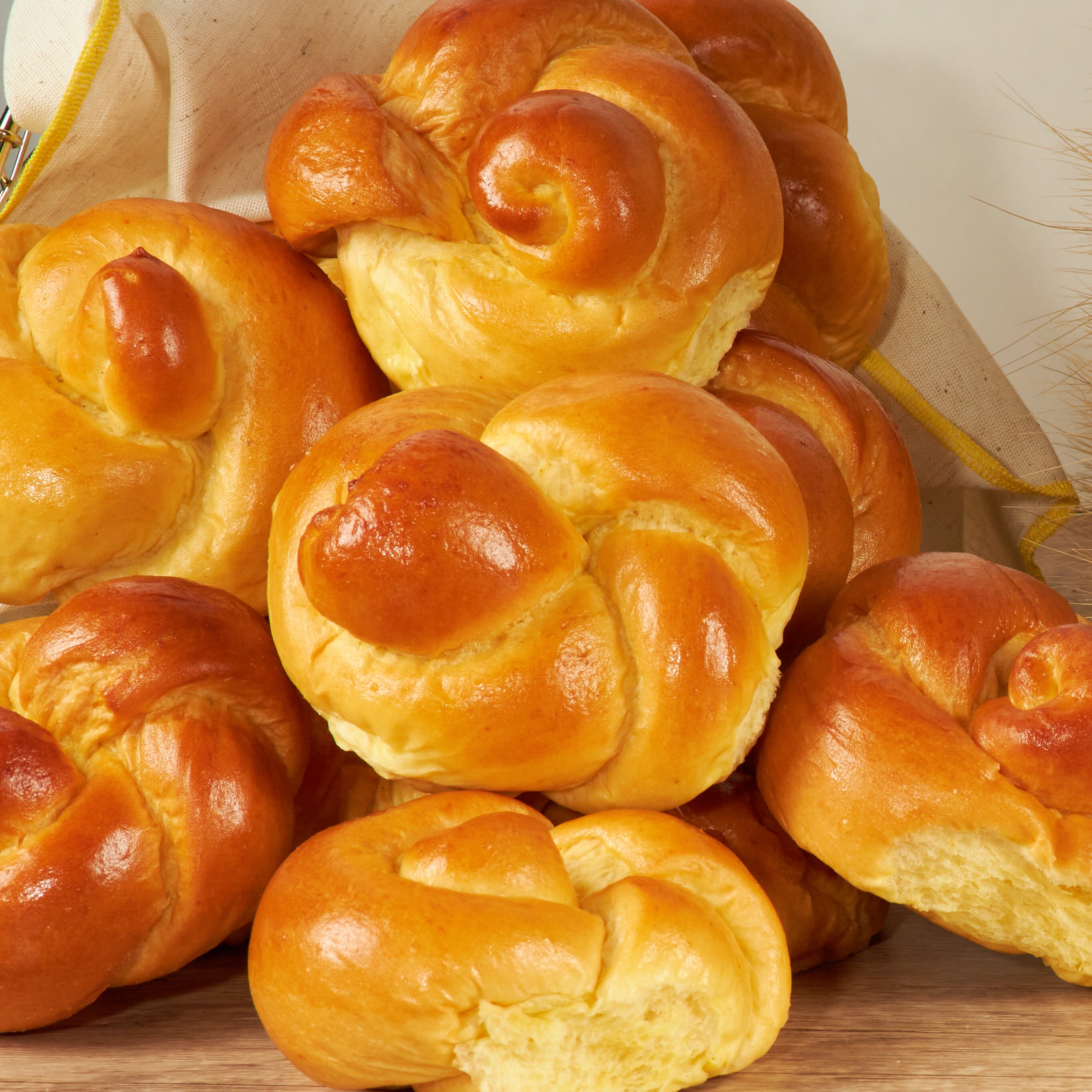 Stern's Bakery Kosher Braided Challah Rolls Traditional Fresh Delicious ...