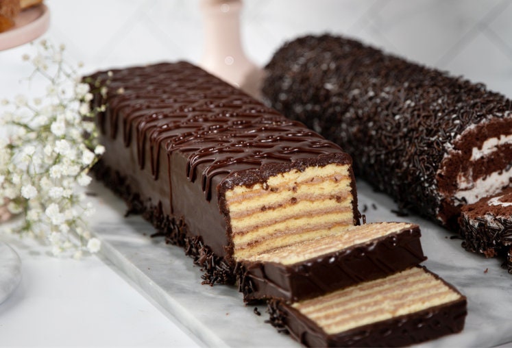 Seven Layer Cake | Petit Four Cakes | Dobosh Torte | 7 Layer Cakes ...