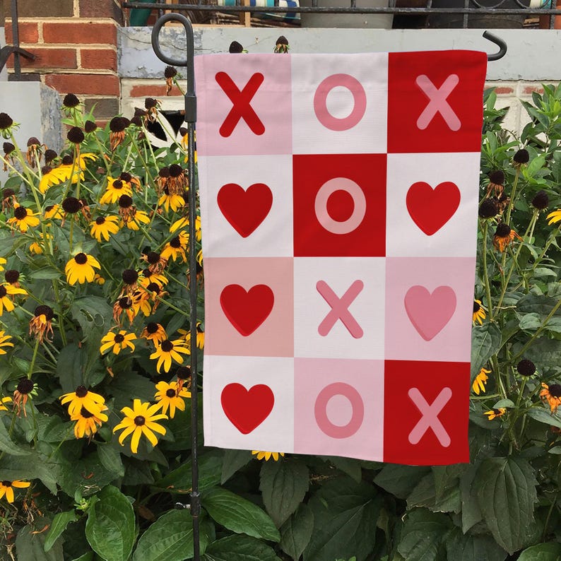 Preppy XOXO Valentine Garden Flag, Trendy Pink Aesthetic Hearts Yard ...
