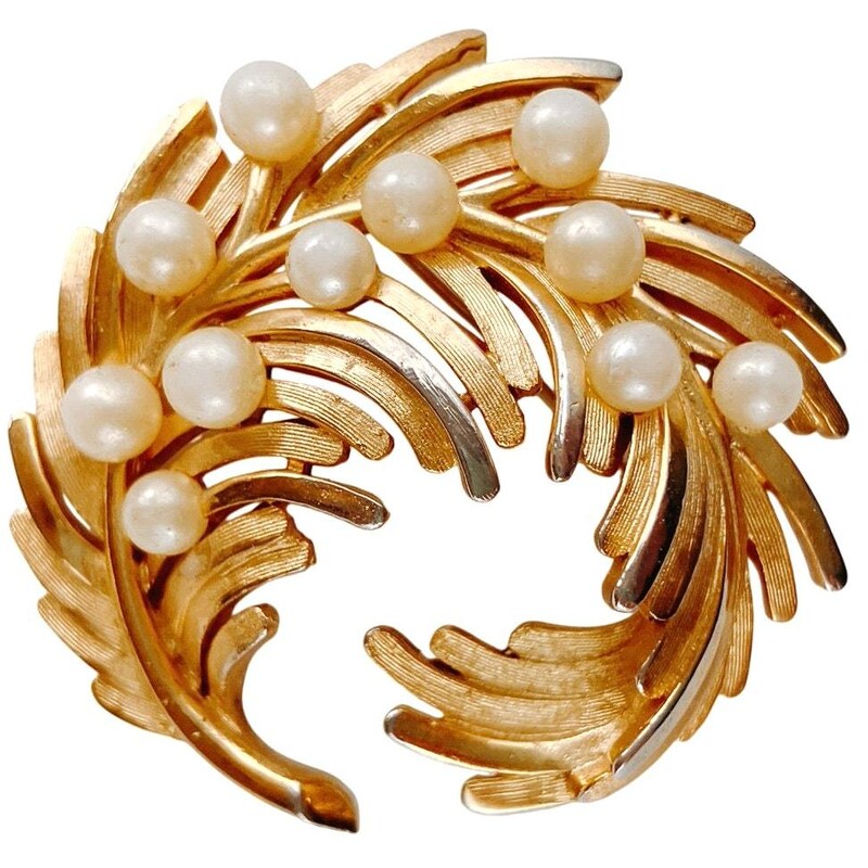Trifari Brooch - Etsy