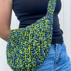 Crochet Pattern // Crochet Crescent Bag - Etsy