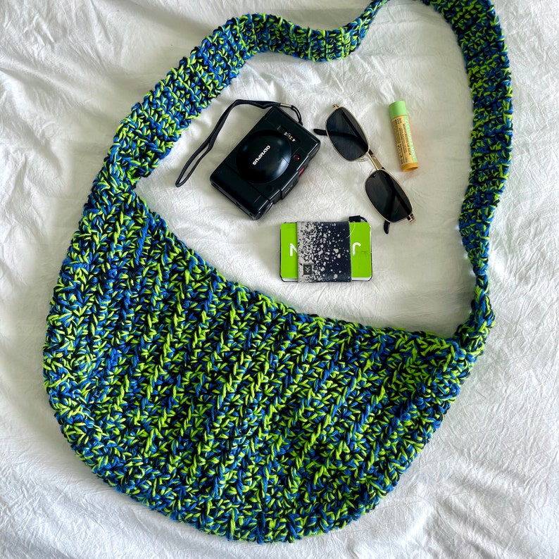 Crochet Pattern // Crochet Crescent Bag - Etsy