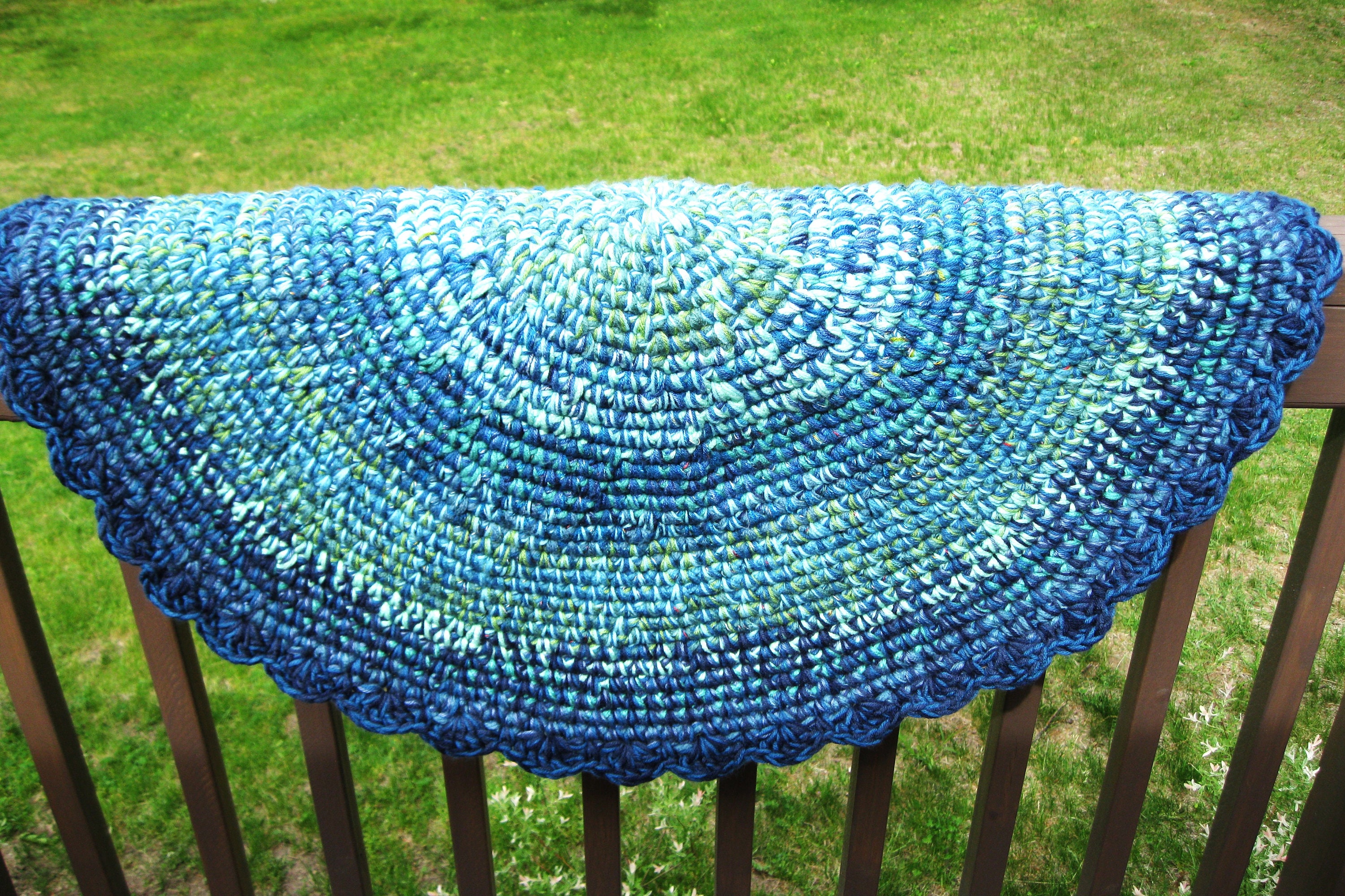 Round Rag Rug Handmade Crochet Teal Blues 38 Scalloped Edging Acrylic ...