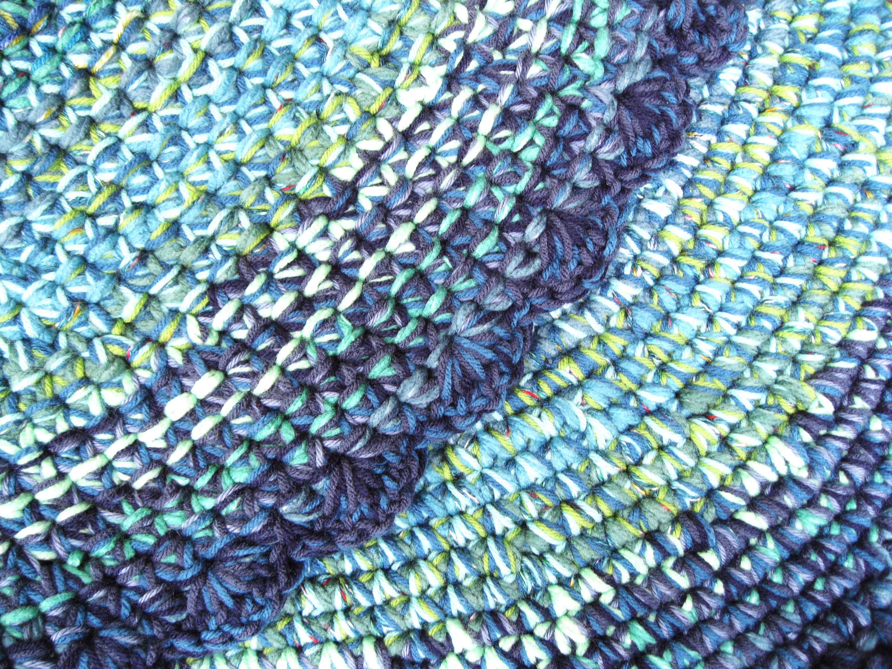 Round Rag Rug Handmade Crochet Teal Blues 38 Scalloped Edging Acrylic ...