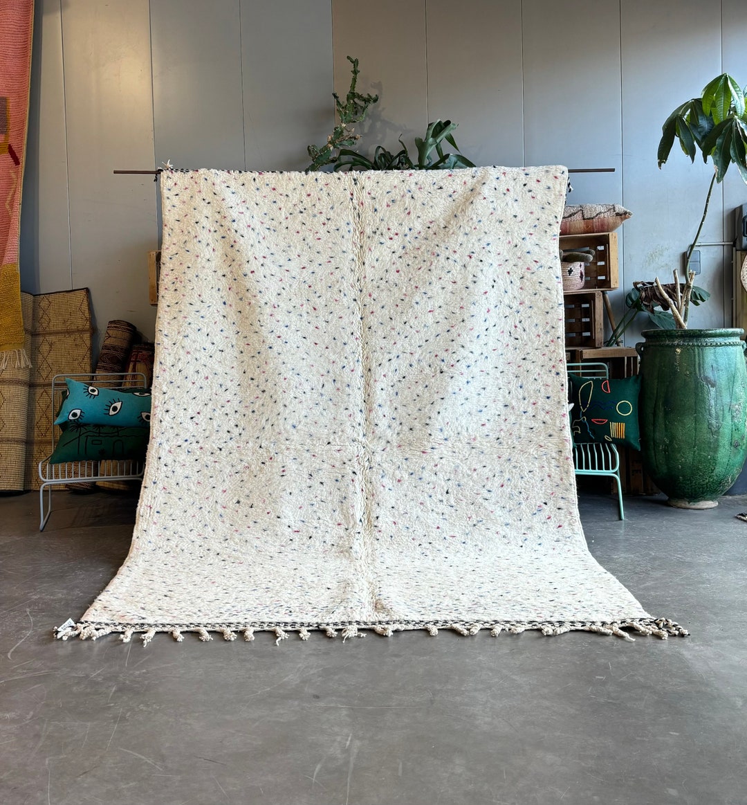 White Moroccan Rug With Polka Dots 200x300 Cm, Handmade Berber Wool Rug ...
