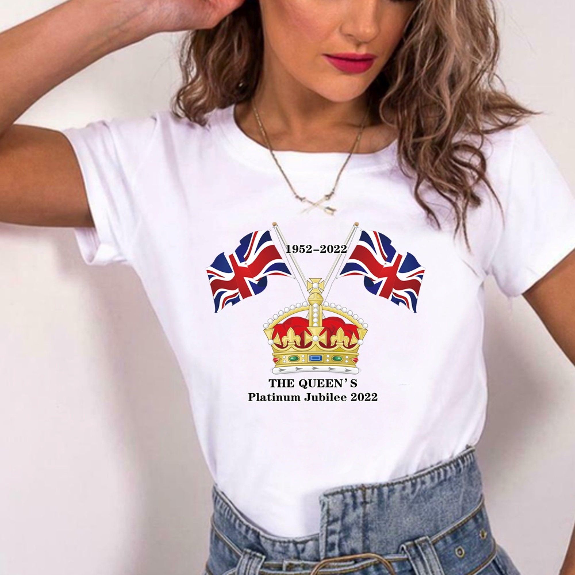Printed Union Jack Stamp Queen's 70th Platinum Jubilee T-shirt