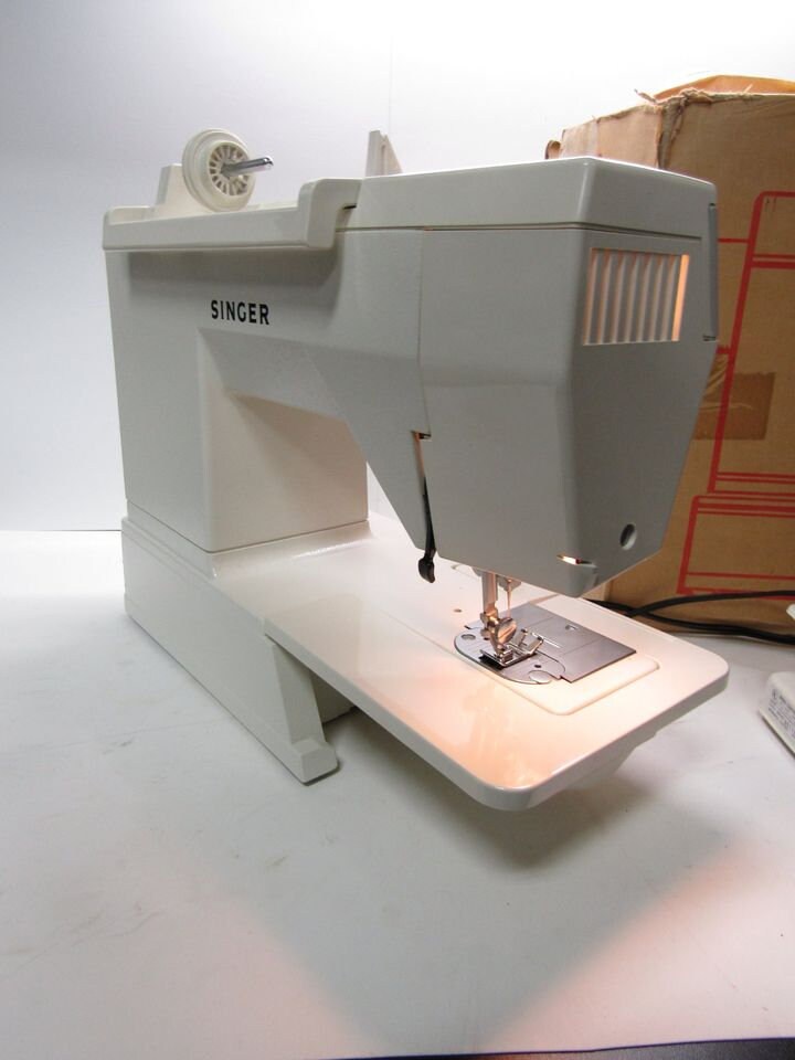 Vintage Singer 9010 Sewing Machine W/box Tested Powers On - Etsy