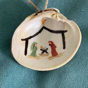 Hand Painted Nativity Scene Christmas Ornament Clam Shell Seashell Hand ...