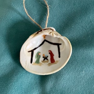 Hand Painted Nativity Scene Christmas Ornament Clam Shell Seashell Hand ...