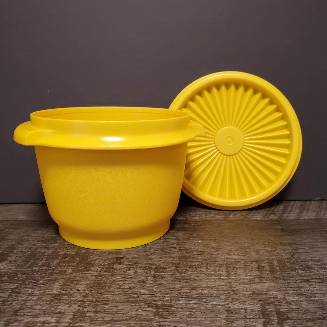 Tupperware Yellow Vintage Round Storage Container 886 Starburst Lid - Etsy