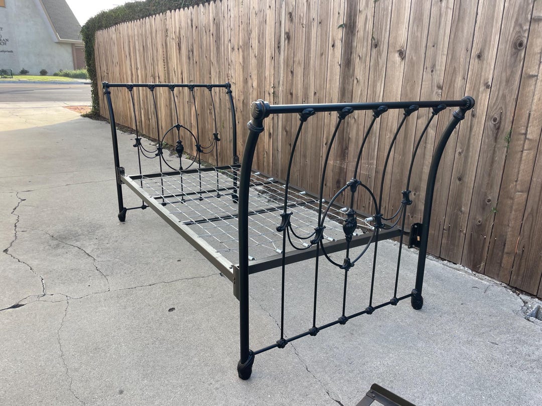 Twin Vintage Elliott Design’s Trundle Bed - Etsy