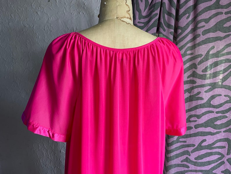 Vintage Hot Pink House Coat / Housecoat With Pockets / - Etsy