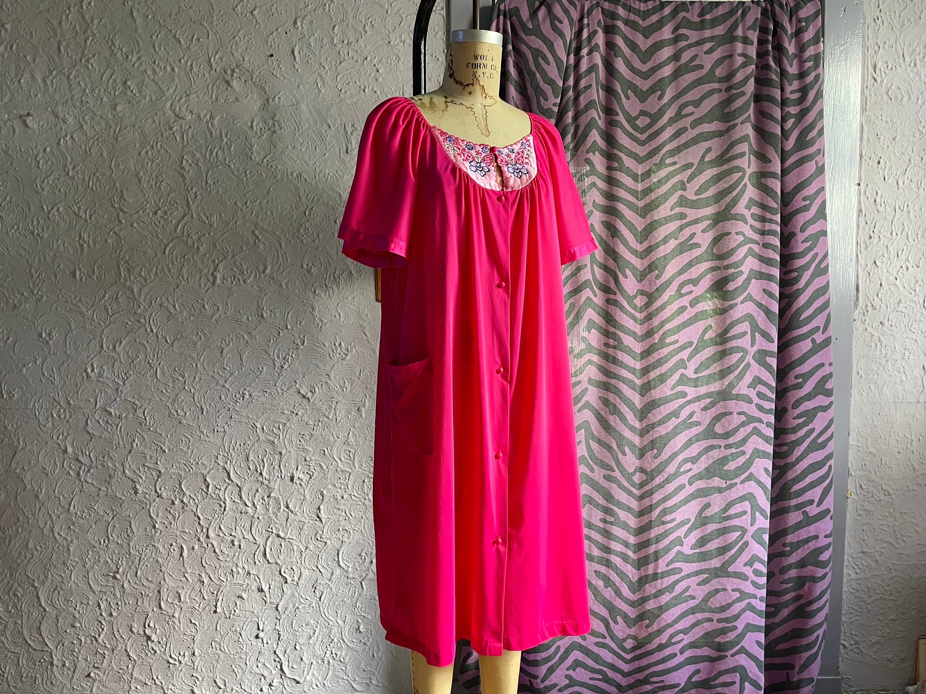 Vintage Hot Pink House Coat / Housecoat With Pockets / - Etsy