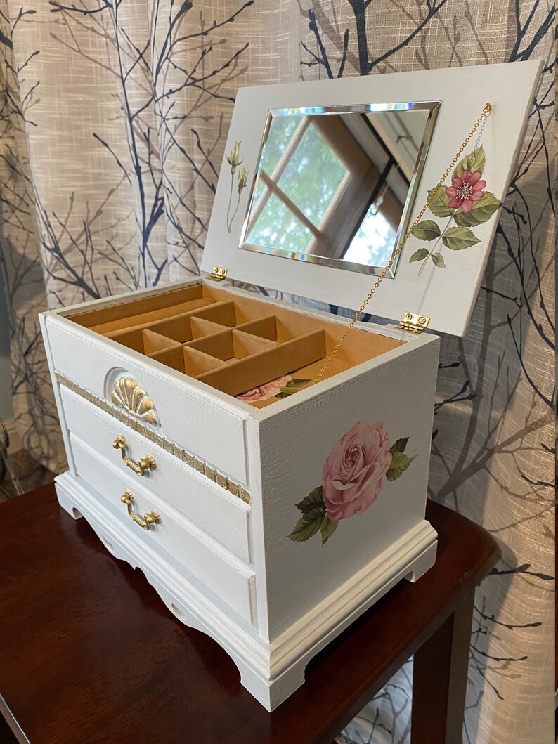 SOLD Chalk Painted Vintage Wooden Jewelry Box - Etsy