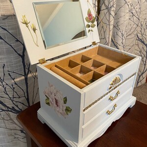 SOLD Chalk Painted Vintage Wooden Jewelry Box - Etsy