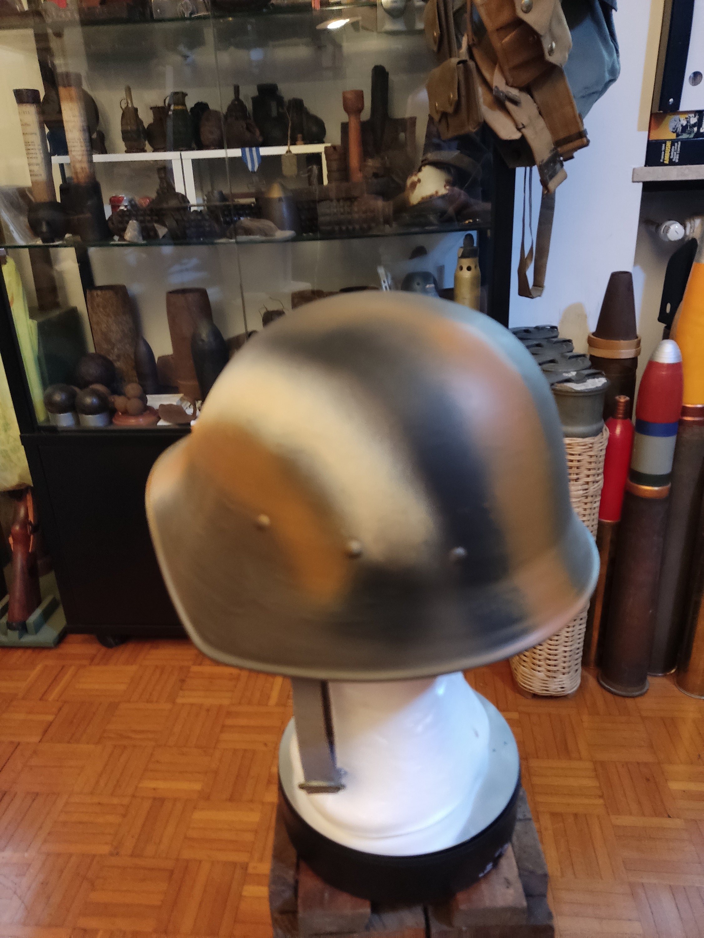 Swiss Helmet in Aluminum for Civil Defense Airsoft Repainted 1 Swiss ...