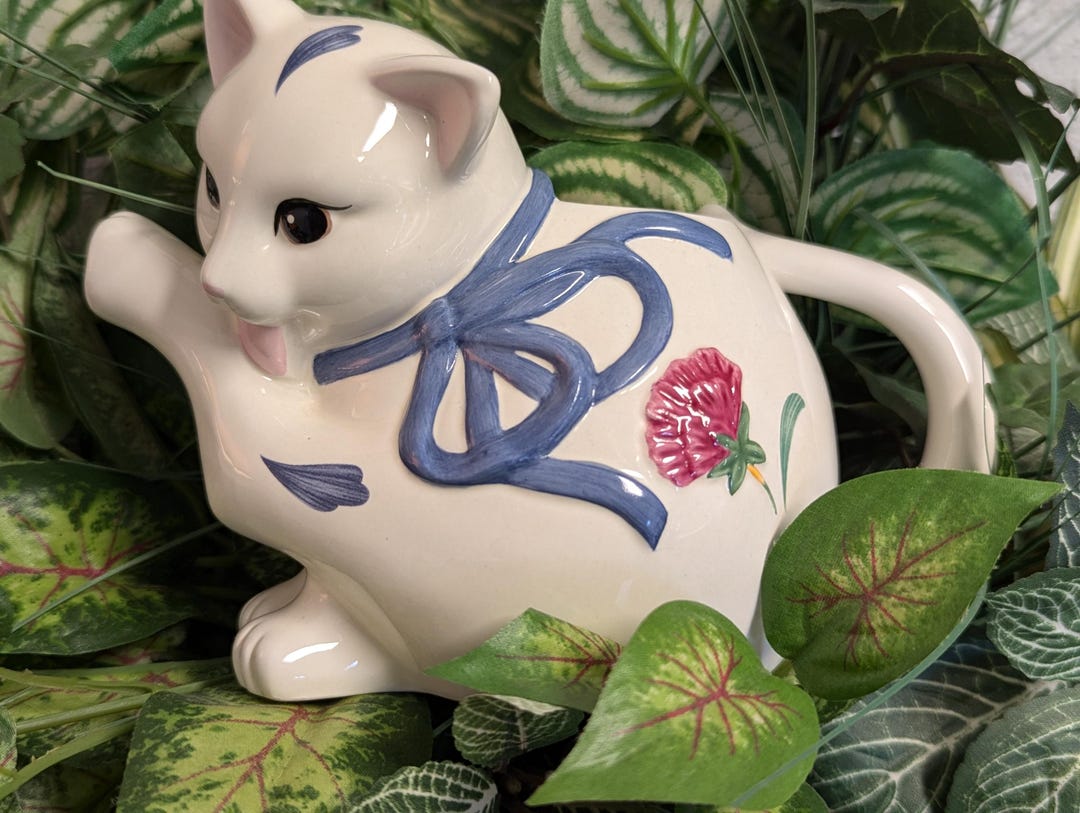 Kitschy Cat Ceramic Pitcher Vintage Cat Figurine Cat Cream Pitcher ...