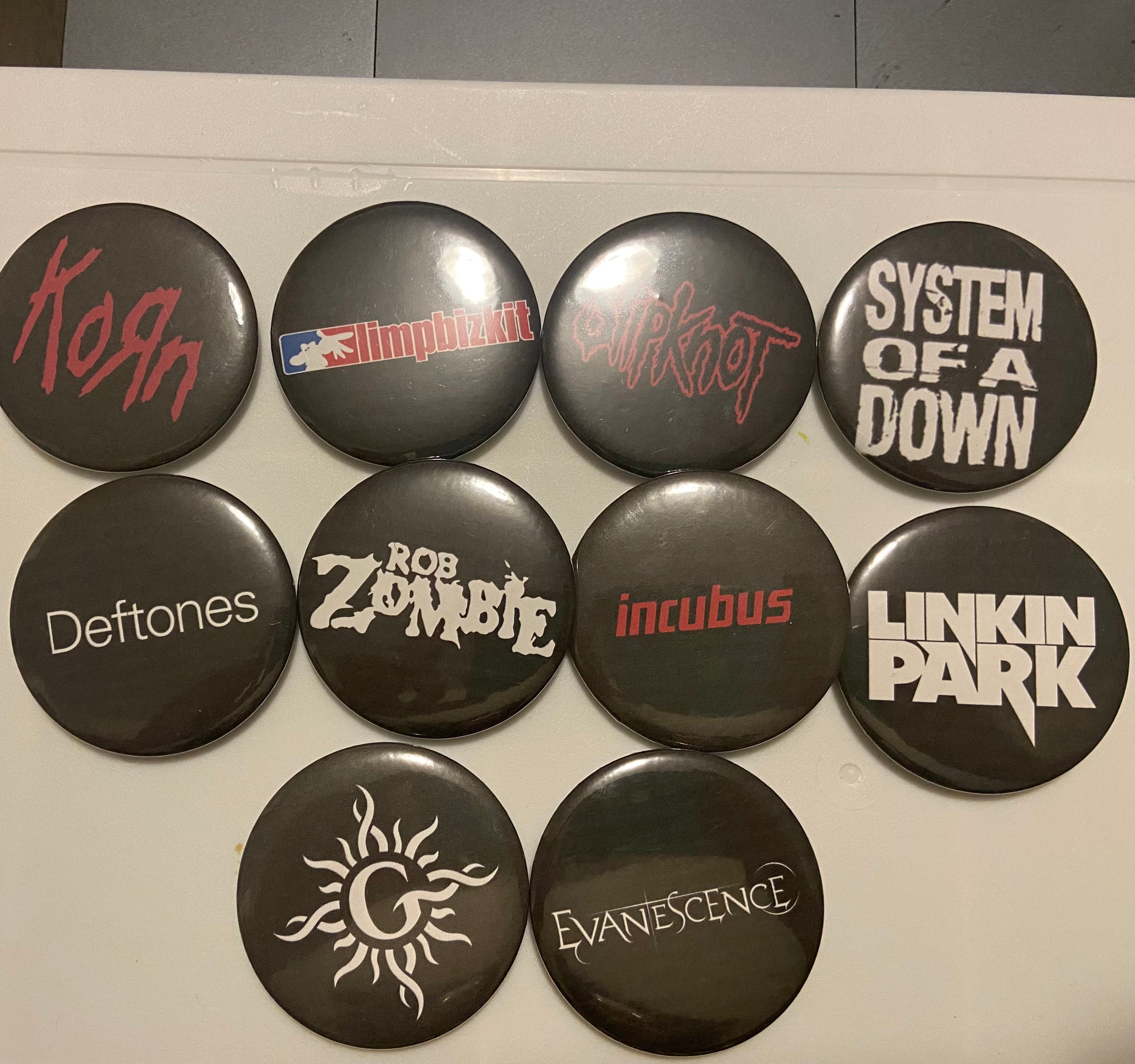 Warranty and FREE shipping Rob Zombie rock music band Pin Pinback ...