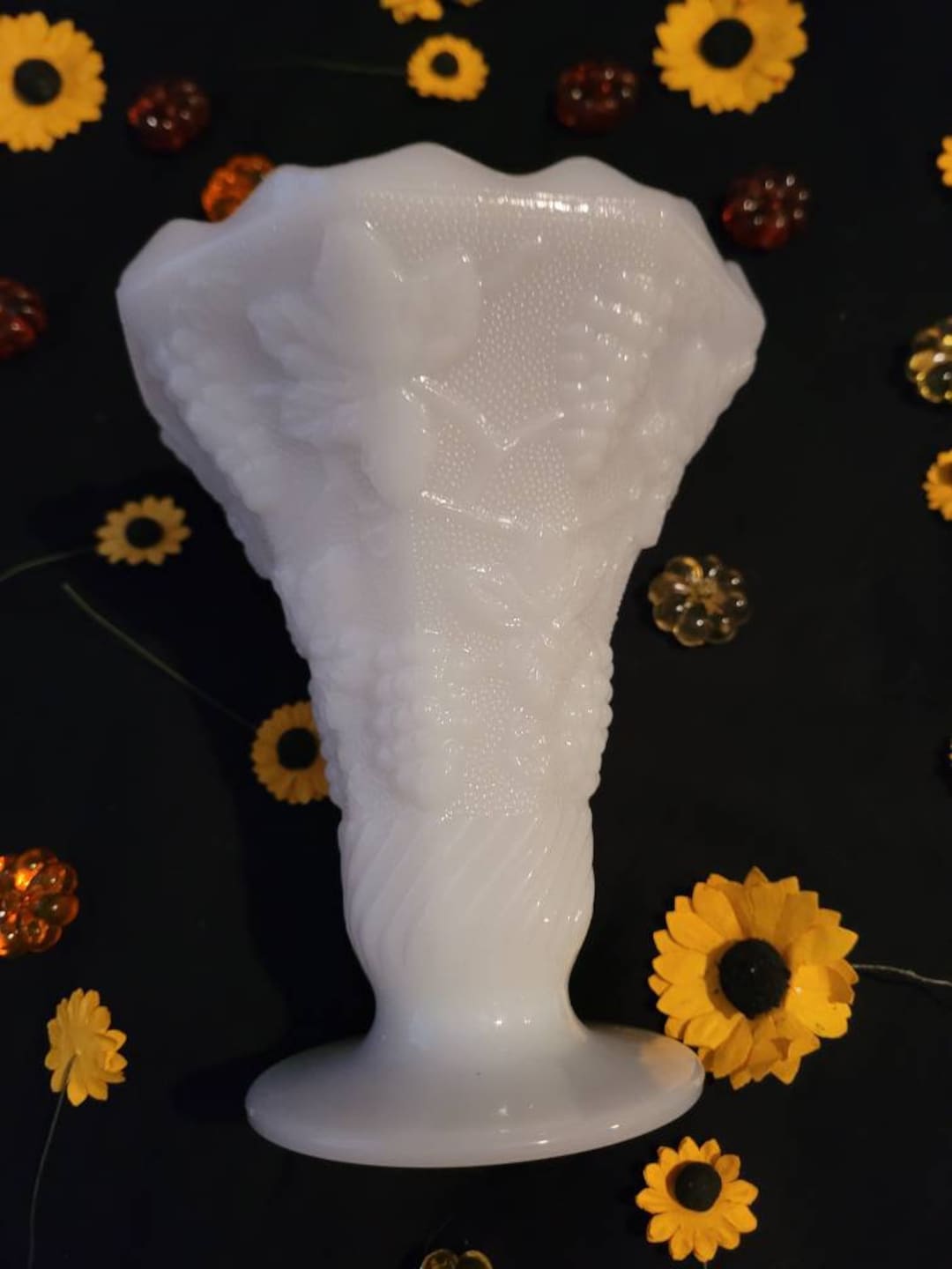 Anchor Hocking Milkglass Flared Grapes and Leaves Vase - Etsy
