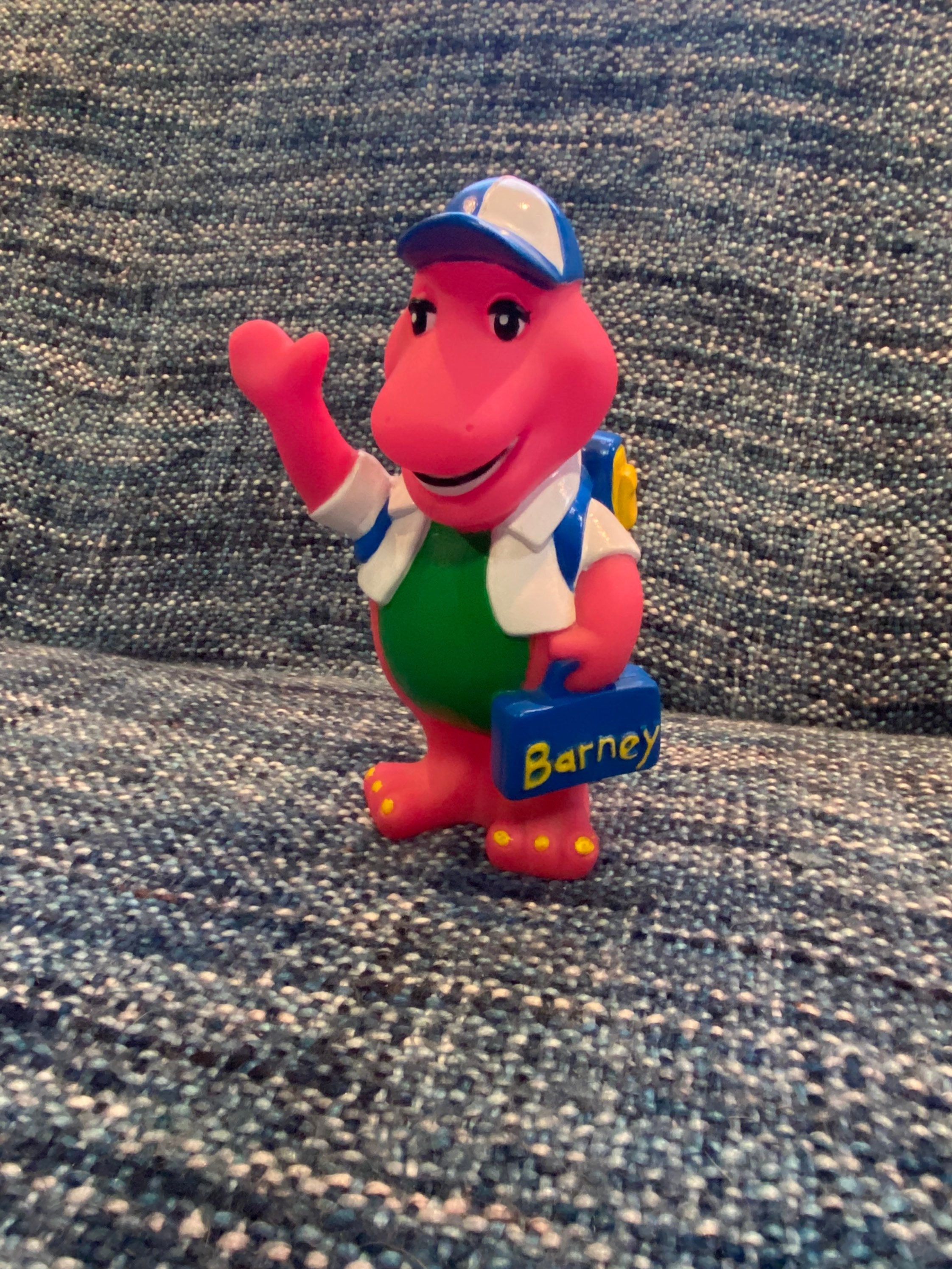 Vintage BARNEY DINOSAUR BANK 7 Barney Holding Lunch Box/ Backpack ...