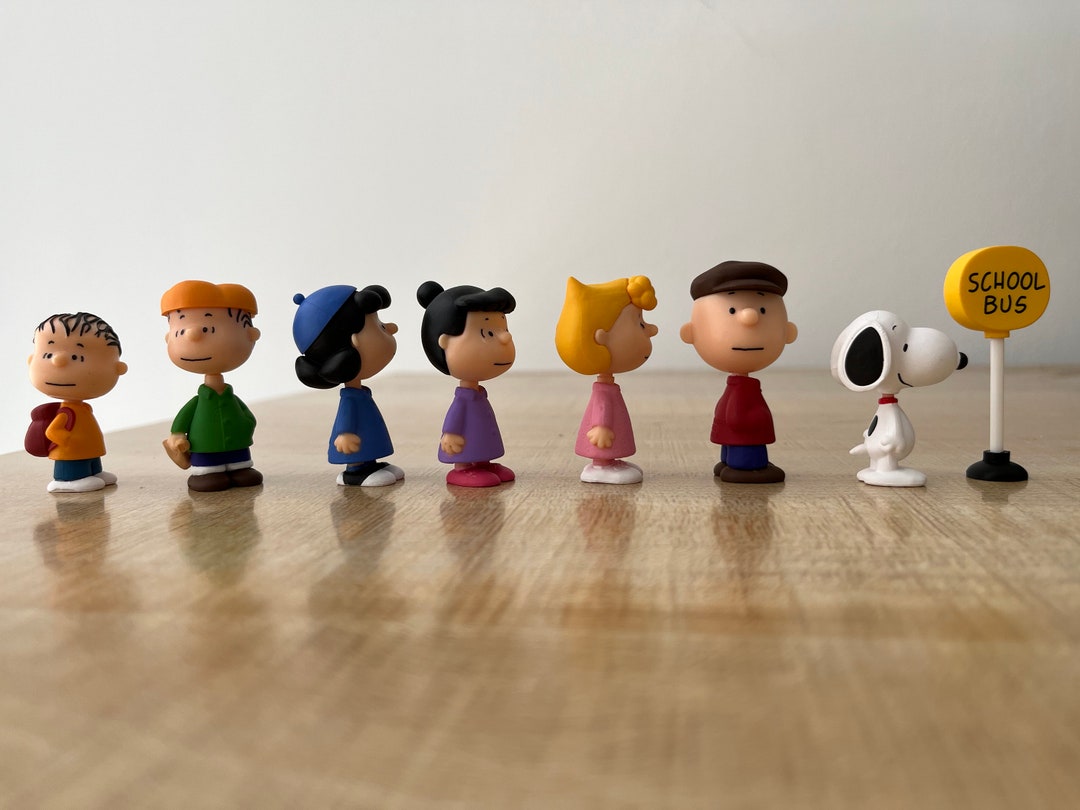 NEW Full Set Miniature Dollhouse Snoopy Peanuts Waiting School Bus ...