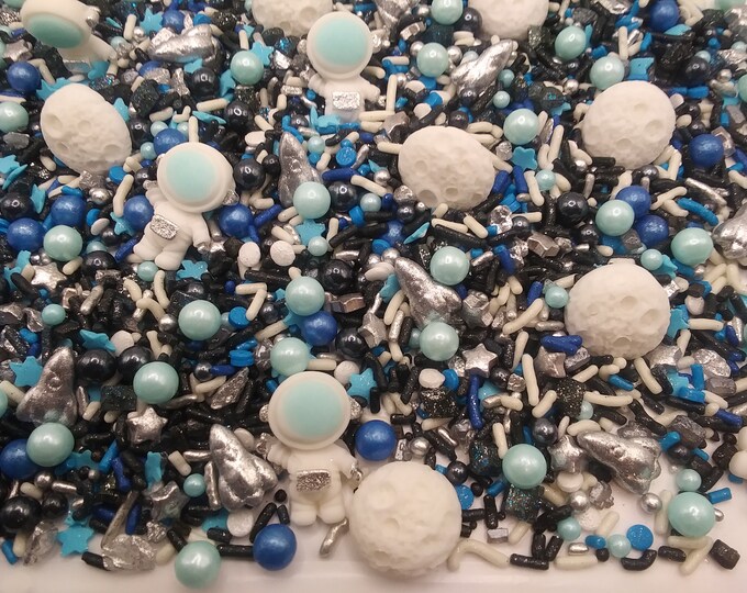 Astronaut Rocket to the Moon Luxe Sprinkles W/ Fondant Astronaut ...