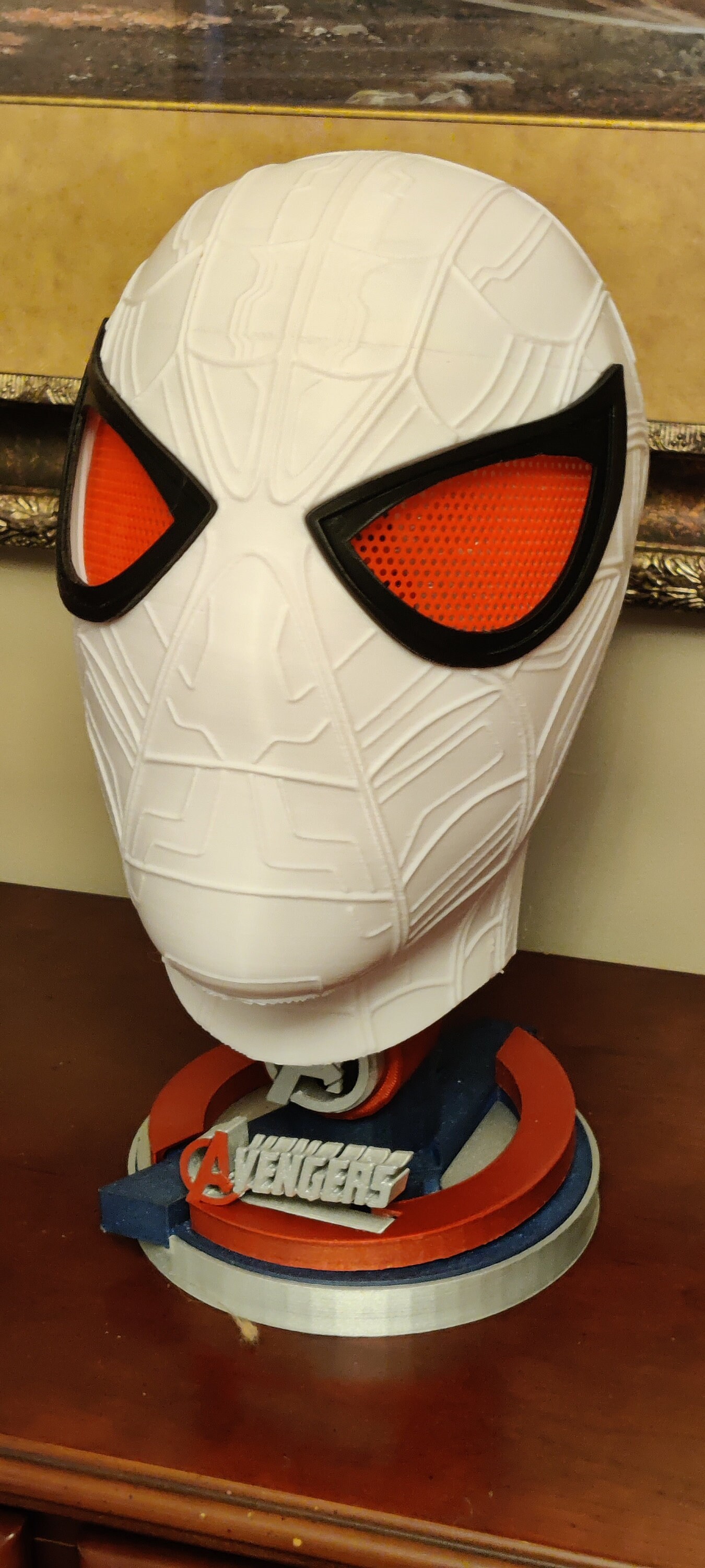 Marvel Custom Made Helmets and Stands, Marvel Legends Series Avengers ...