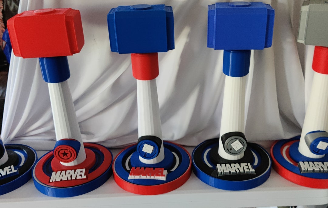 Marvel Helmet Stands, 3D Printed, Avengers Captain Helmet Stand ...