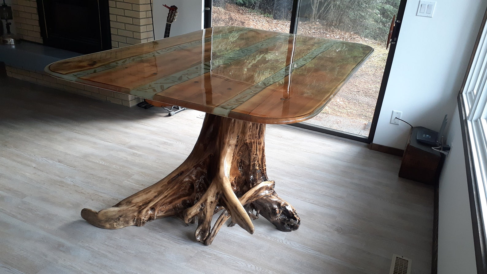 Resin Bullet Table With Driftwood Stump Base - Etsy UK