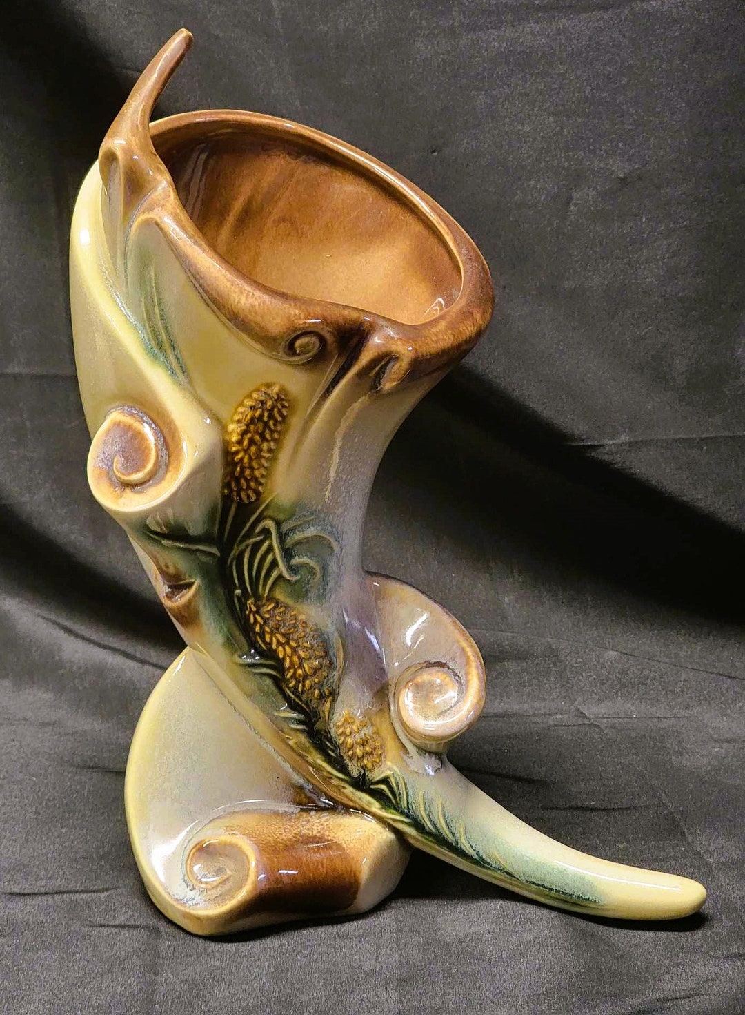 Vintage Hull Art Pottery Parchment & Pine Cone Pattern S-6-L Cornucopia ...