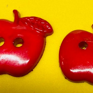 Vintage Lot- Realistic Buttons and Prewwii Glass Buttons Whimsically ...