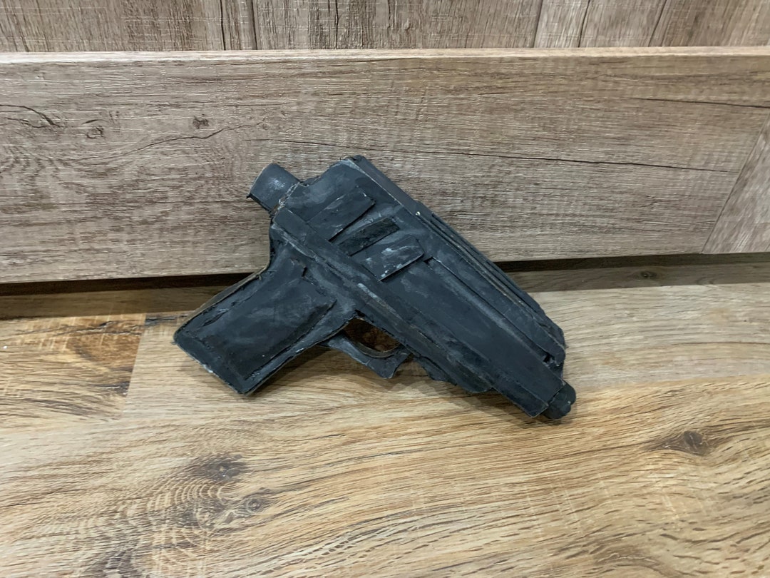 Cardboard DC-17 Blaster / Pistol Star Wars Battle Front 2 / Revenge of ...