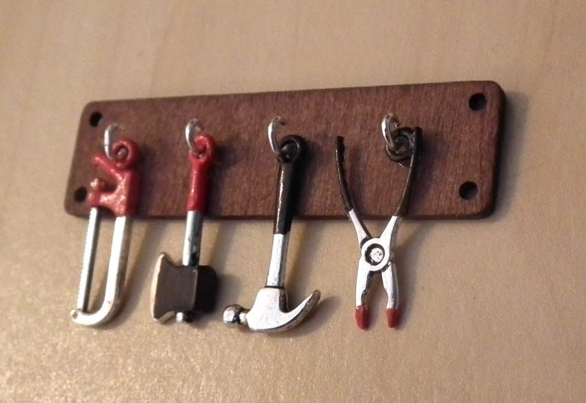 1/12 Dolls House Miniature Tools Set on Wood Shelf Rack Toolbox Hammer ...