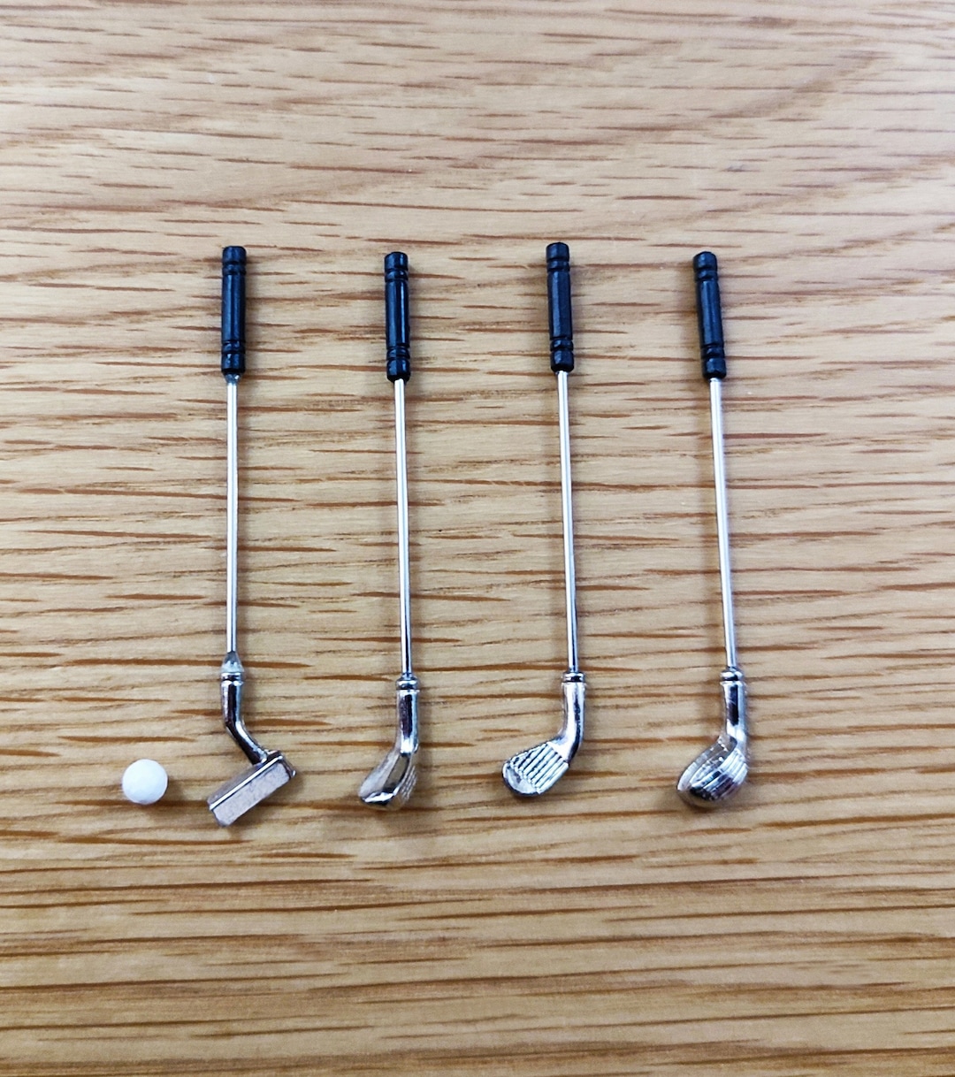 1/12 Dolls House Miniature 4 Golf Clubs and Ball Set Golfer Gift ...